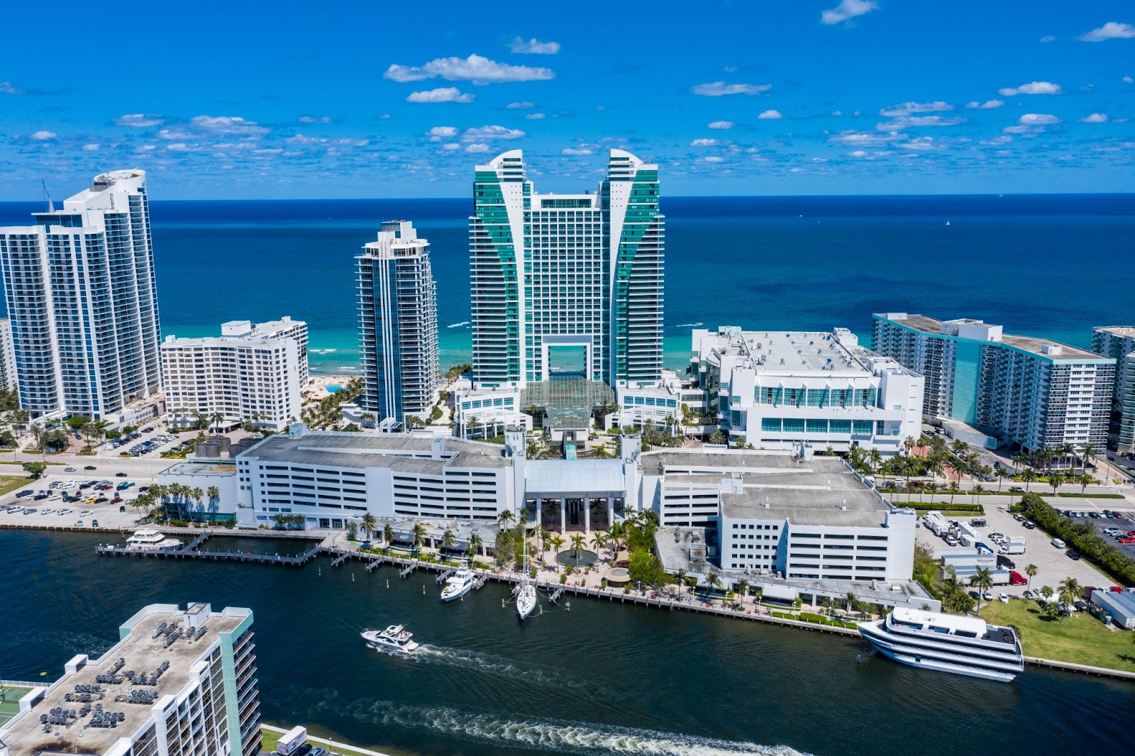 The Diplomat Beach Resort | Florida | Extended Weekend Getaways